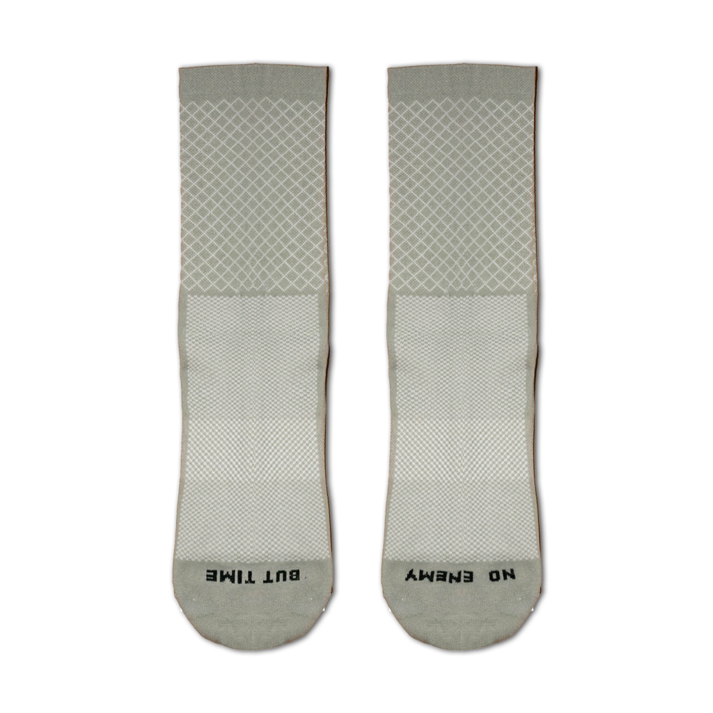 KRC: LOGO PERFORMANCE 2024 SOCKS IN SAGE – Koreatown Run Club